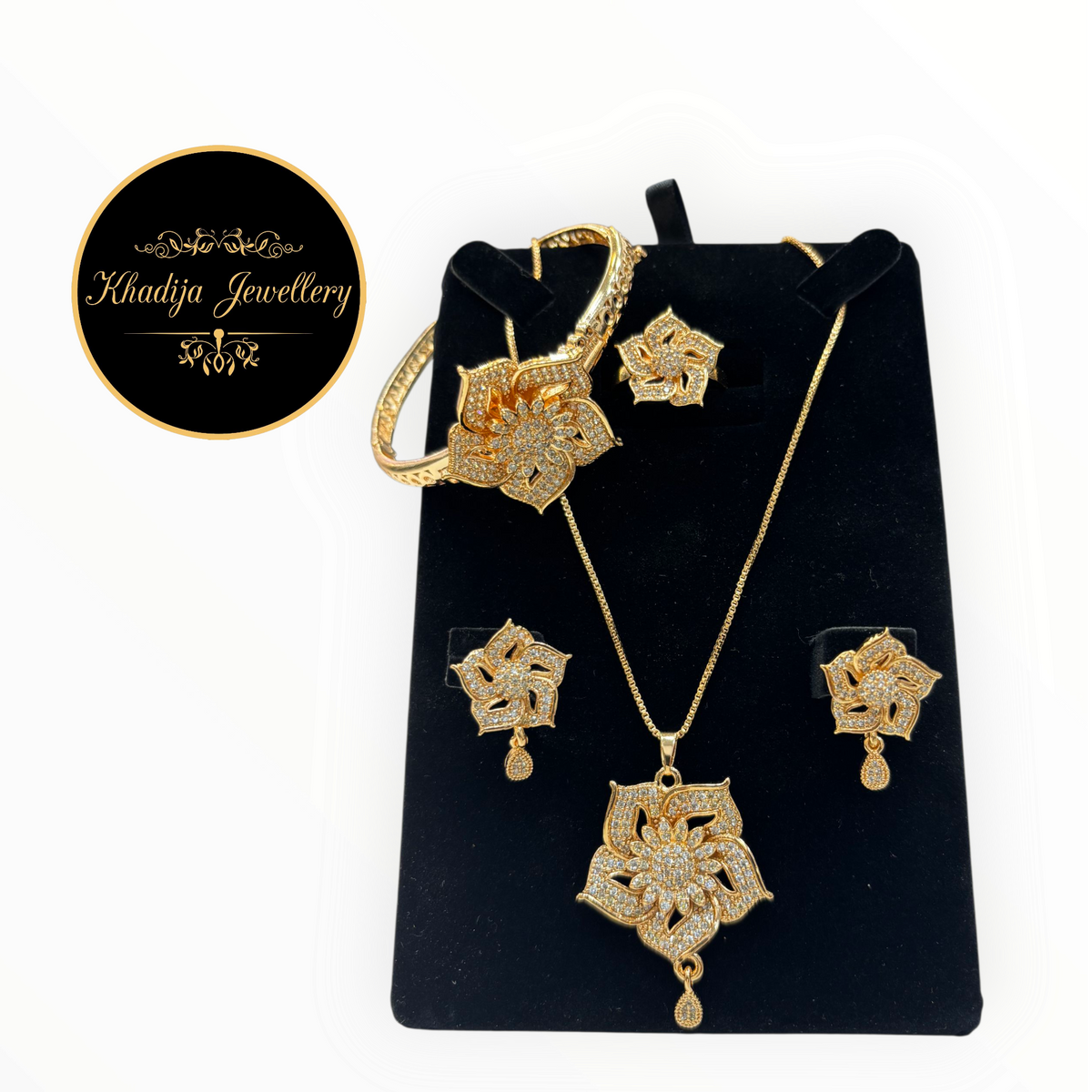 🌺Royal charm Diamonds Locket Set – 4 Pieces (CL008)🌺 – Khadija Jewellery